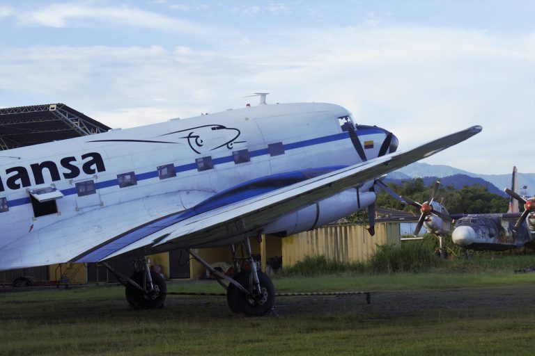 Avianca Reveals A New Retro Aircraft With A LACSA Livery - FlightRadar